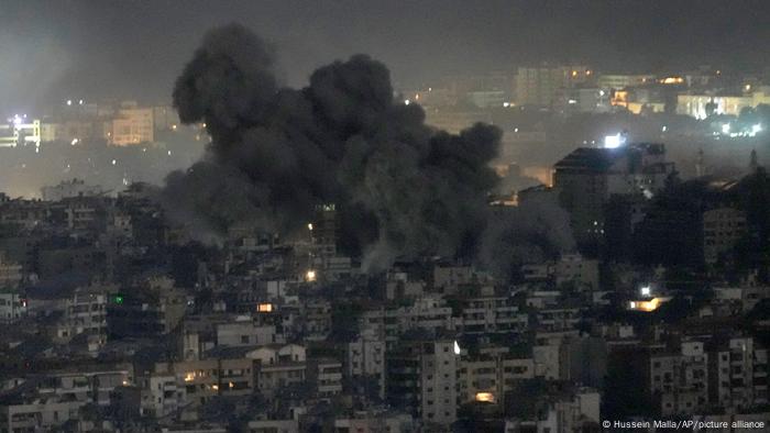 Reportan masivos bombardeos en el suburbio sur de Beirut